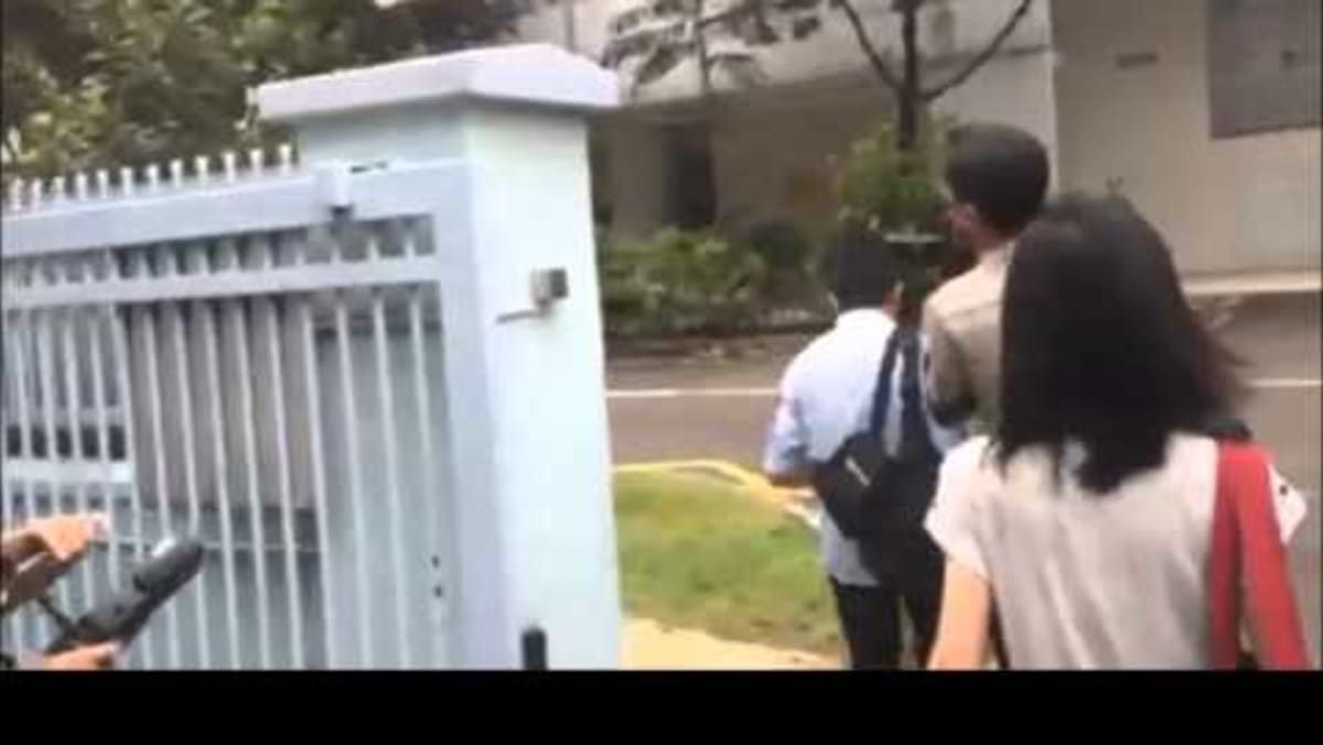 Activist Han Hui Hui at Elections Department - TODAY