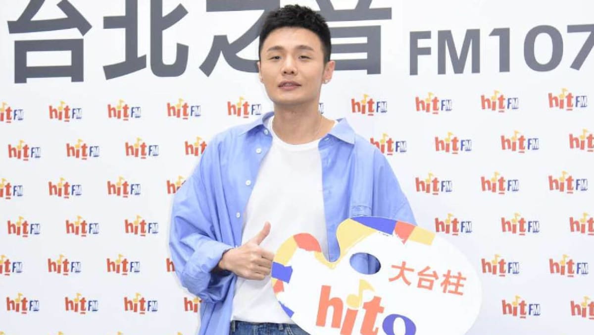 Li Ronghao lashes out at management agency over delay in releasing new ...