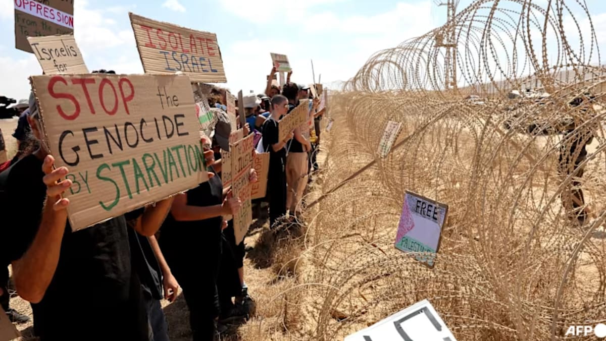 Hamas siar gambar 'perpisahan' tebusan; beri amaran berhubung serangan ...