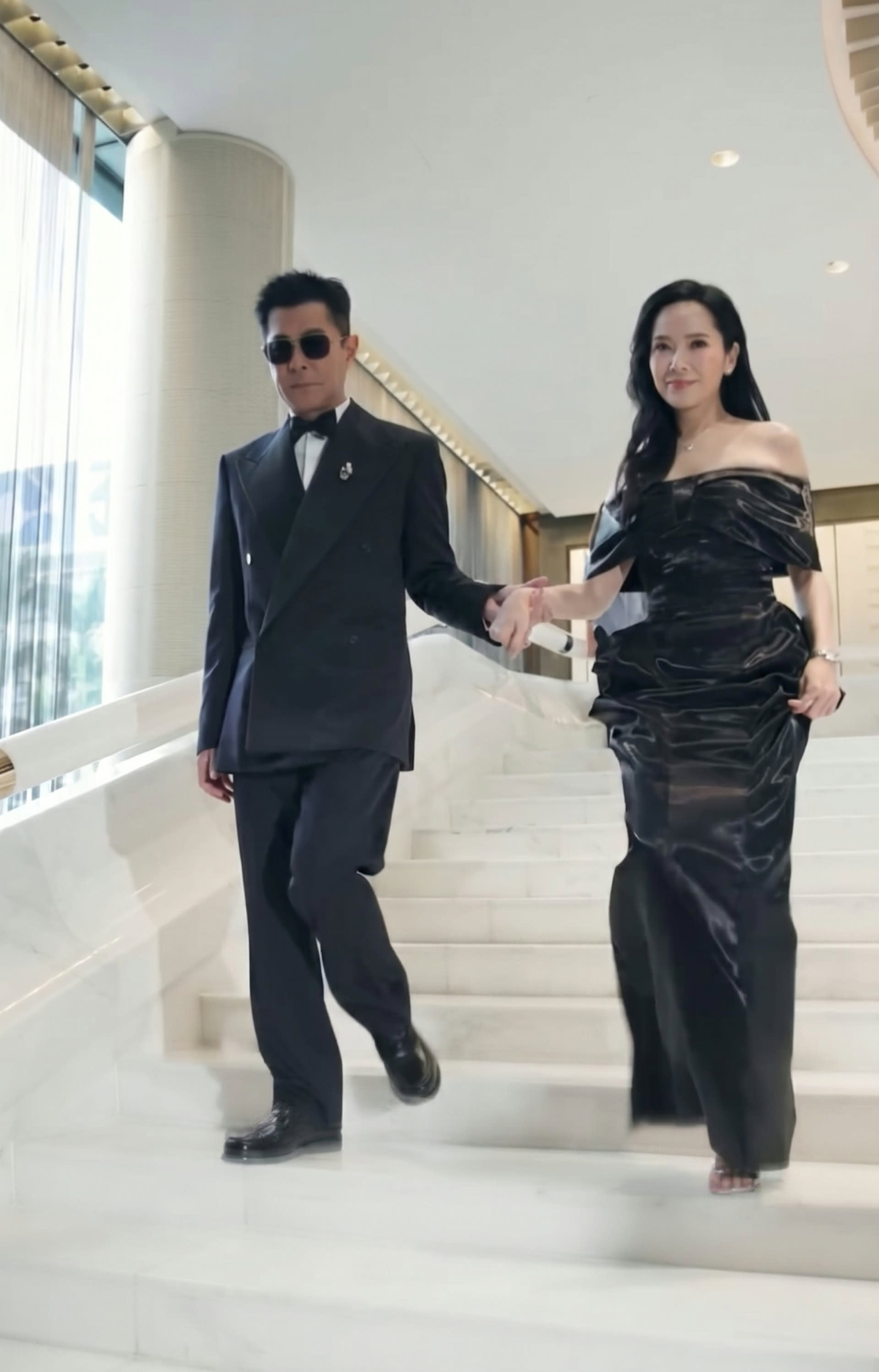 Louis Koo Holds Sonija Kwok's Hand; She Gets Called “Homewrecker” - 8days