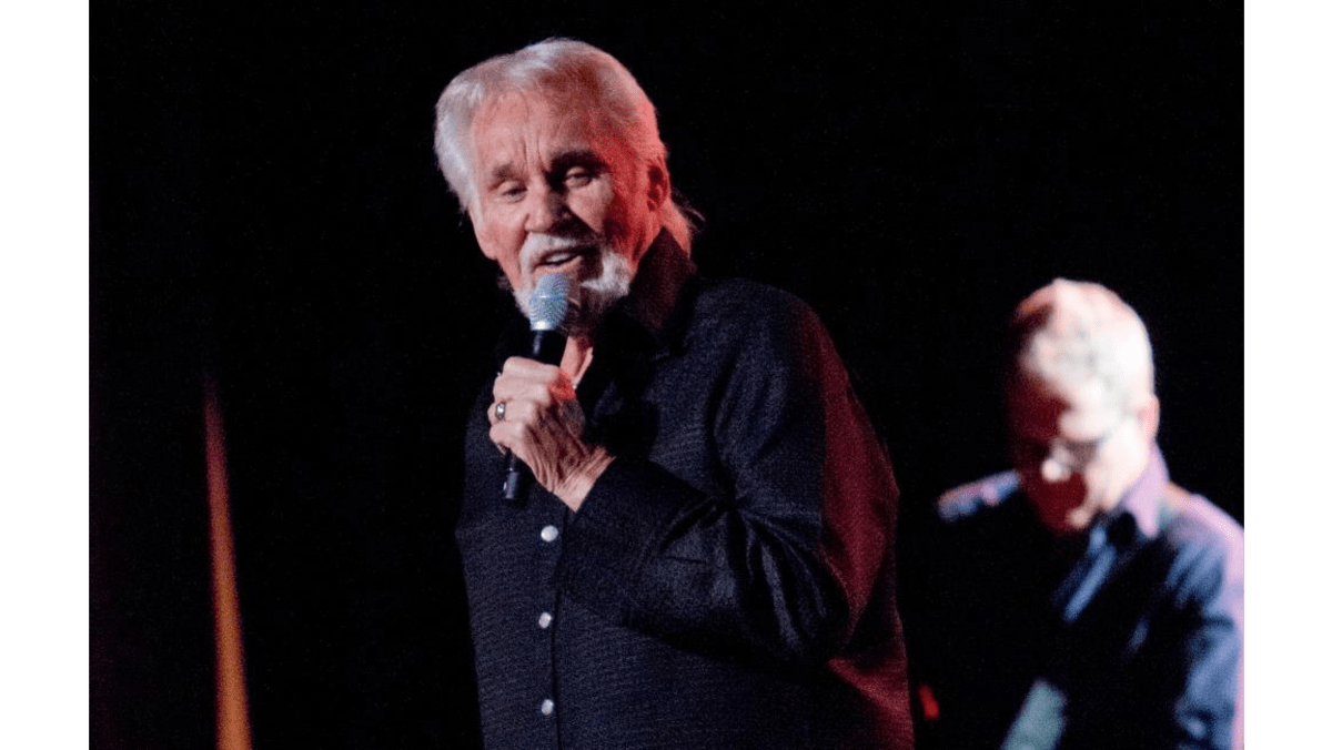 Kenny Rogers cancels shows amid health problems - 8days