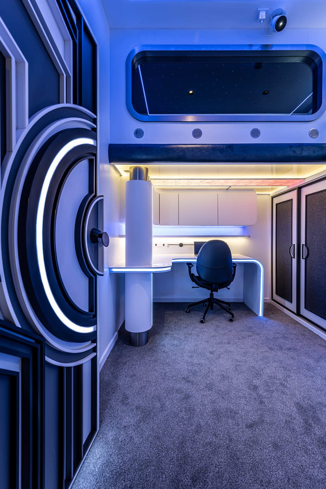 This Eclectic Home Had A $150K Renovation & Now Has Spaceship, Retro ...