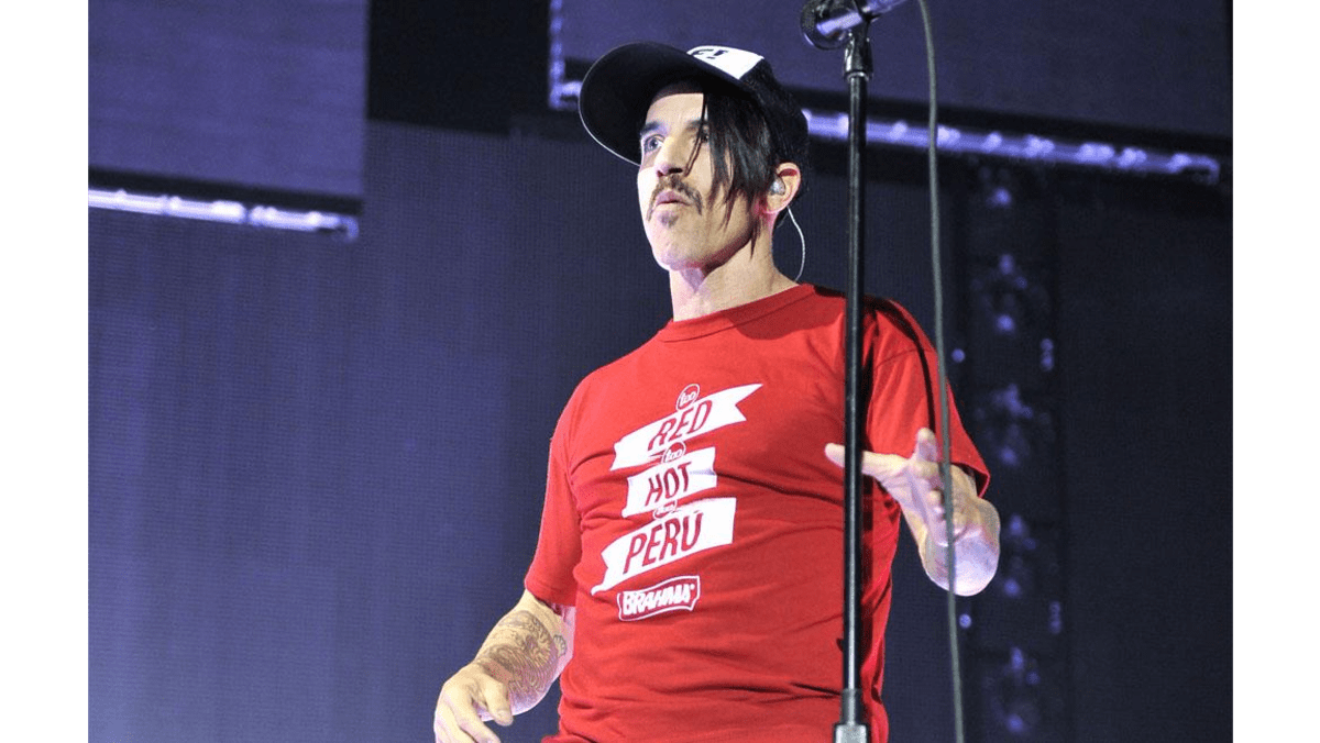 Red Hot Chili Peppers to live-stream Pyramids gig - 8days