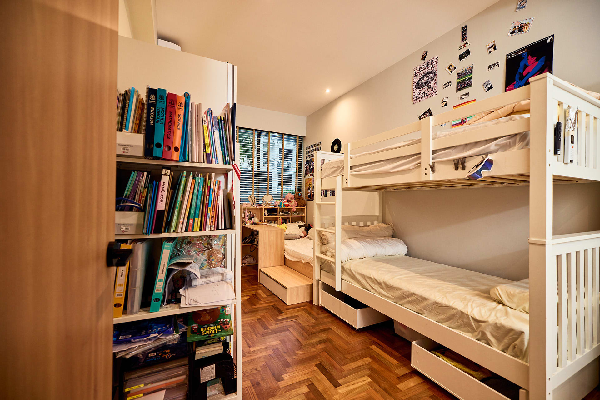 Darren Lim & Evelyn Tan Reclaim Master Bedroom From Their 4 Kids, Who ...