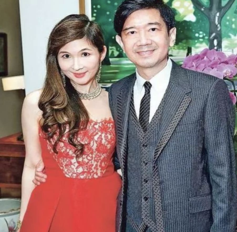 Michelle Yeoh’s Billionaire Ex-Husband Dickson Poon, 67, Has Five Kids ...