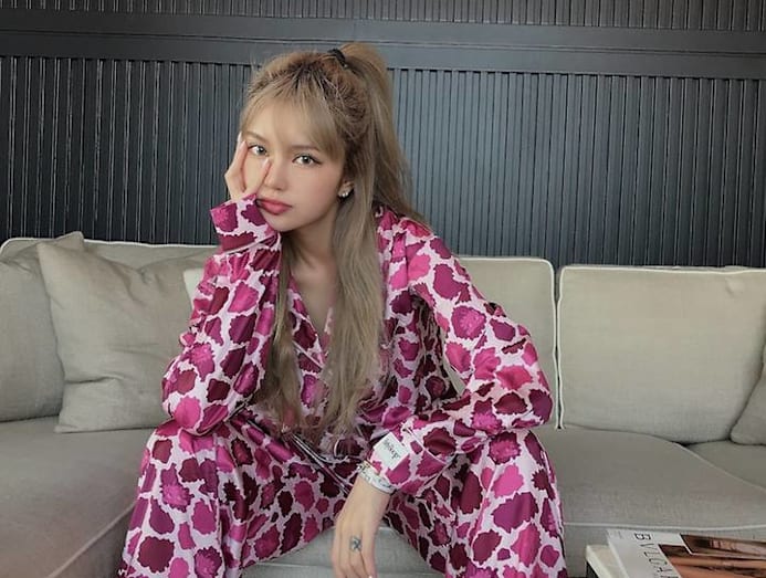 Grace Chow Shares Pic With "Husband" 4 Months After Show Luo Split ...