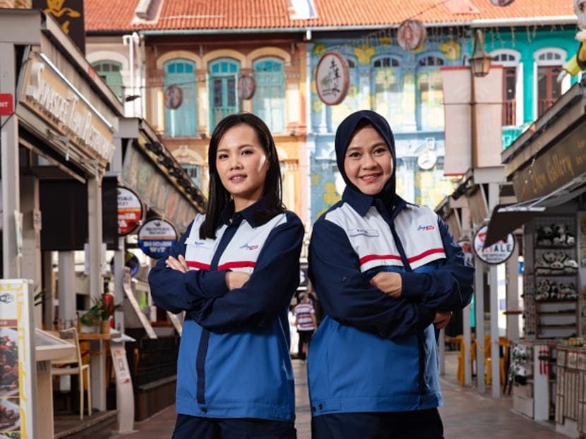 SingPost Launches New Uniforms For Postmen; Does Insta-Worthy Photo ...