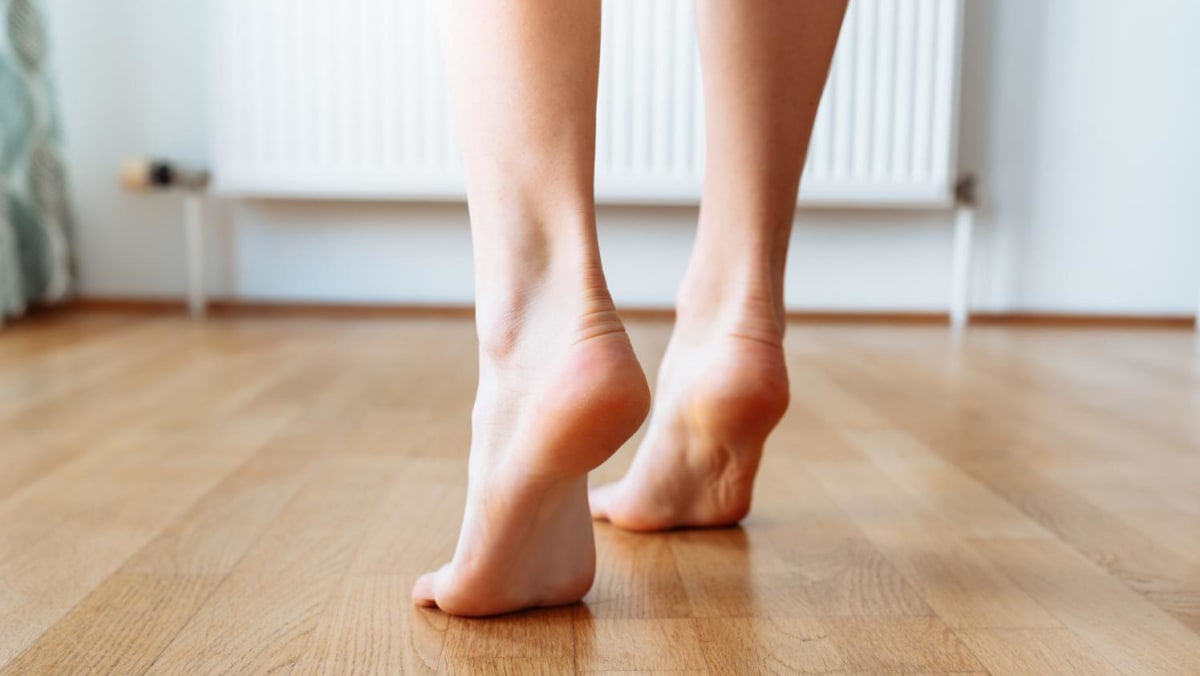 Soleus push-ups: What is it and how does "shaking" your legs lower ...