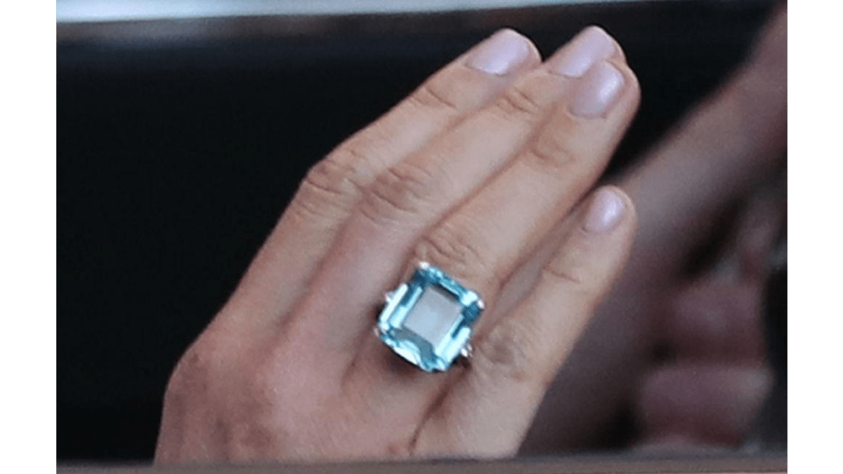 Meghan markle wearing princess diana ring store