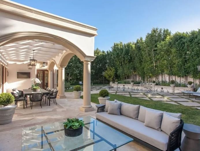 Samsung billionaire heir splashes out US$19.2 million on Beverly Hills ...