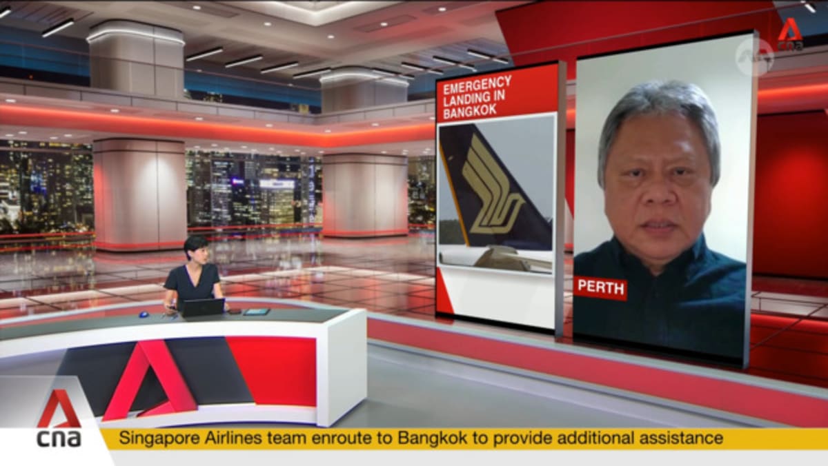 Flight SQ321 emergency landing: Aviation analyst Alvin Lie explains ...