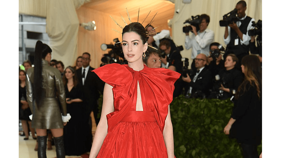 Anne Hathaway offered Sesame Street role - 8days