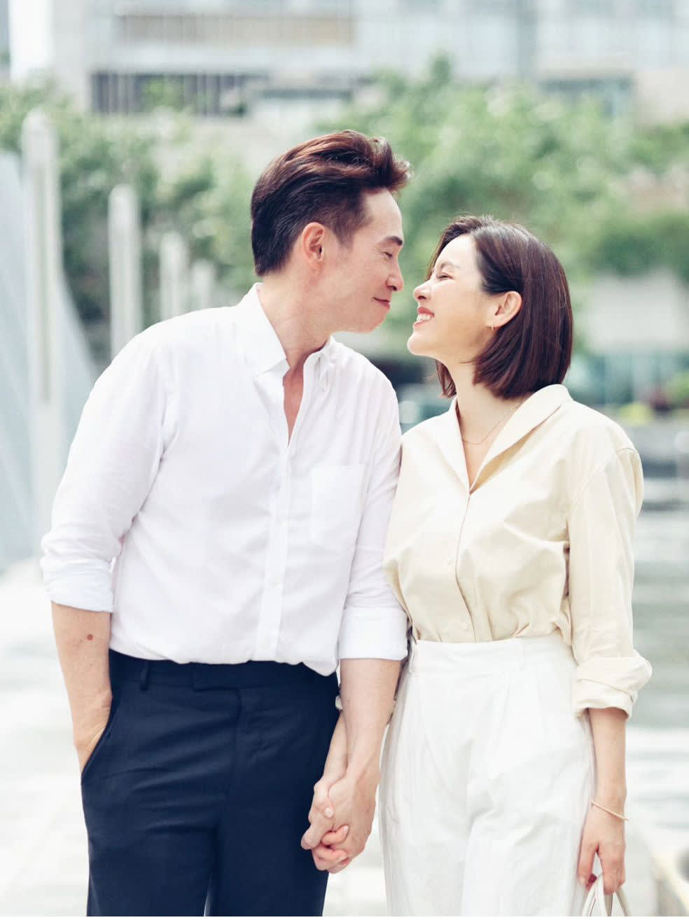 These Pics Of Moses Chan Taking Photos Of Wife Aimee Chan Proves He’s Husband Goals - 8days