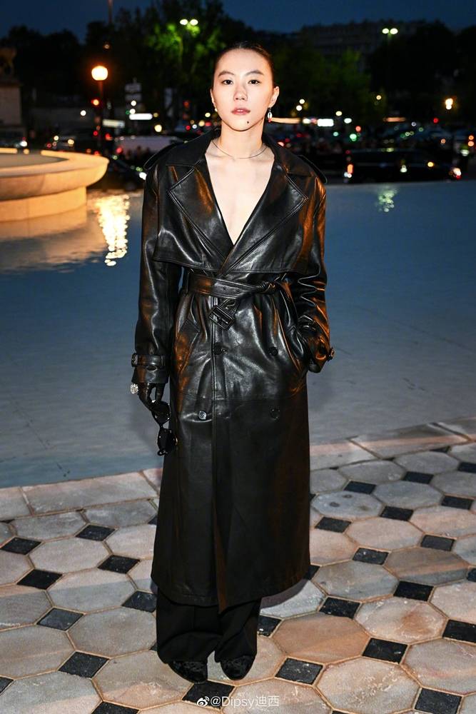 Faye Wong’s Response To Daughter Leah Dou’s Low-Cut Outfit Shows She’s Just Like Any Other Asian ...