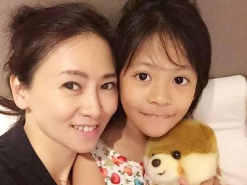 Netizens Are In Love With Weng Hong’s Super Pretty 13-Year-Old Daughter ...