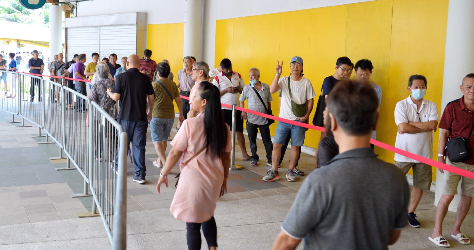 马场举行最后打比赛 逾5000人到场观赛 - 8world