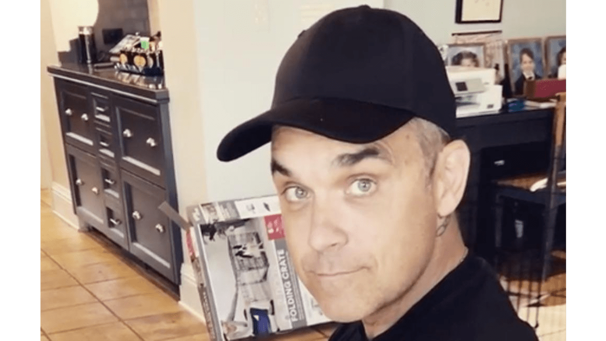 Ayda and Robbie's Beau-tiful son - 8days