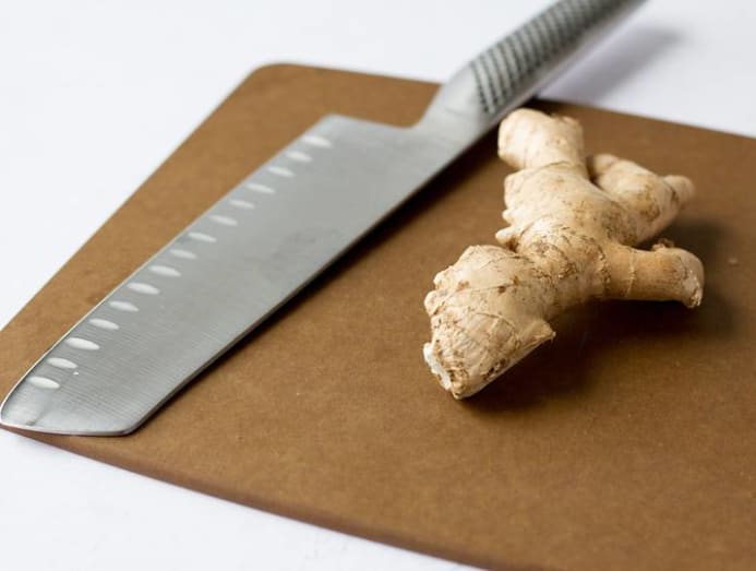 Why menstrual cramps hurt a lot – and what painkillers and natural ...