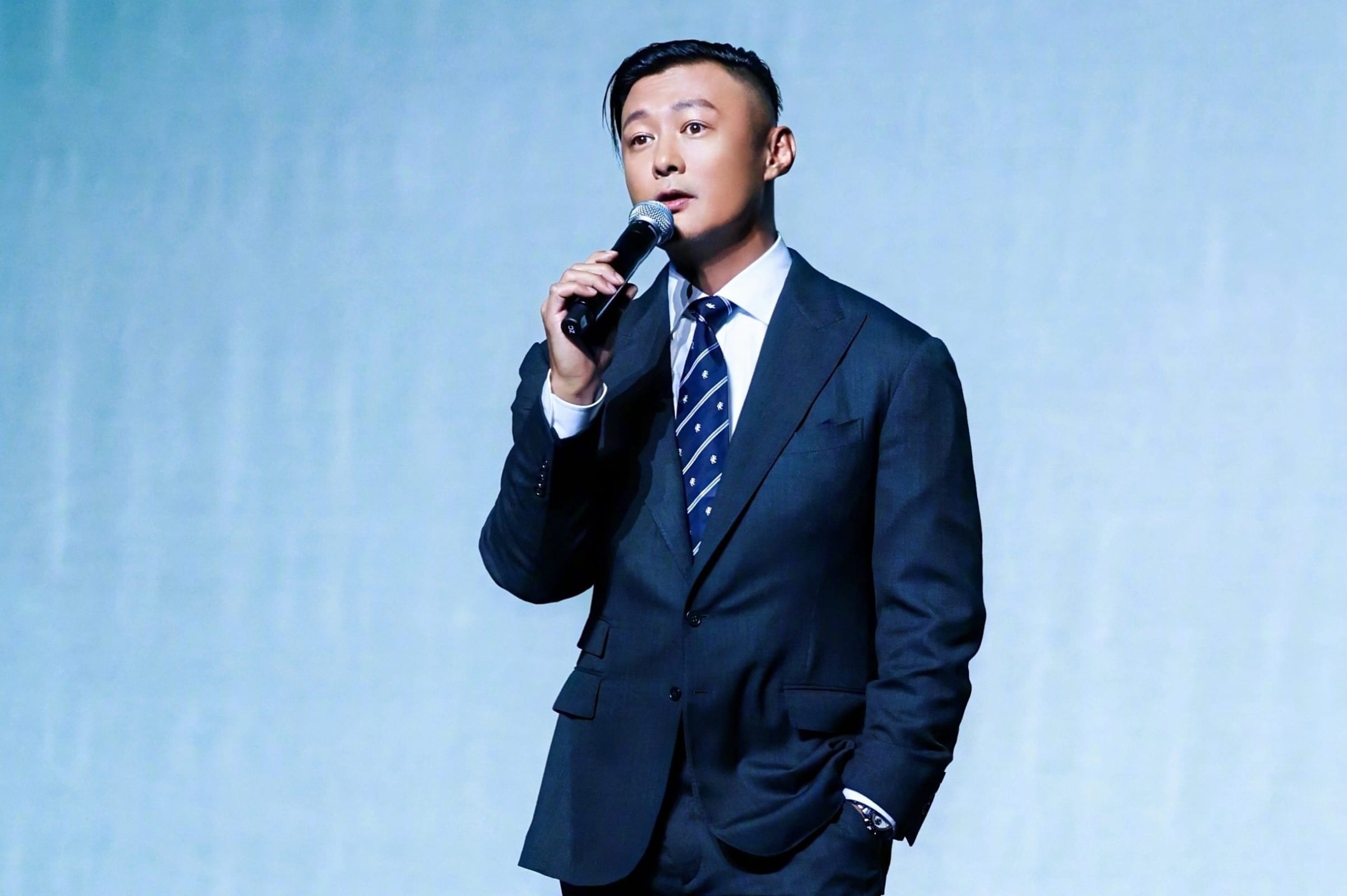 Shawn Yue Criticised For Looking Like A “Middle-Aged Uncle” In Stage ...
