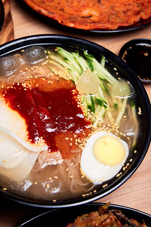 Korean ‘Eric Chou’ Opens 9 Hawker Outlets In 1.5 Years, Serves Tasty ...