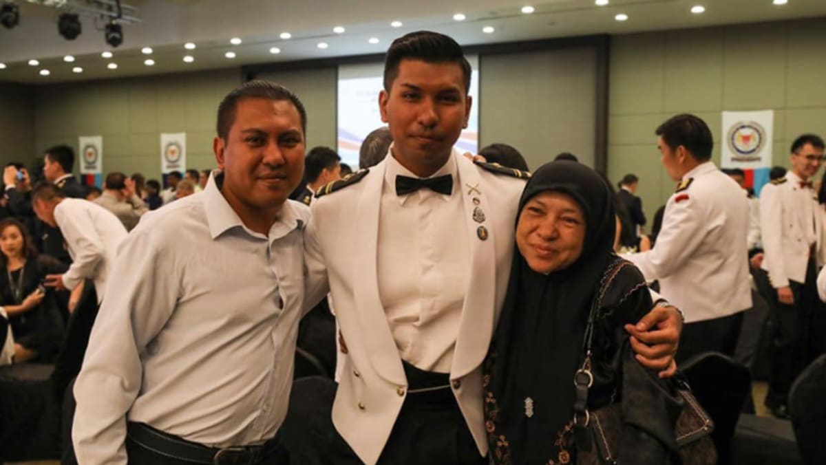 ME4 Muhammad Imran Ismail dinaikkan pangkat sebagai Pakar Tentera Kanan ...