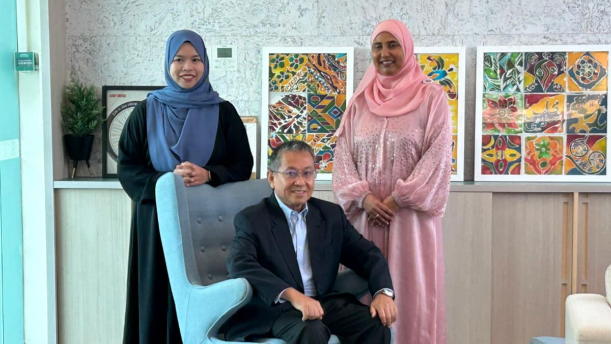 Pengerusi Madrasah Wak Tanjong Abdul Hamid Abdullah terima anugerah tertinggi MUIS, 9 penerima ...