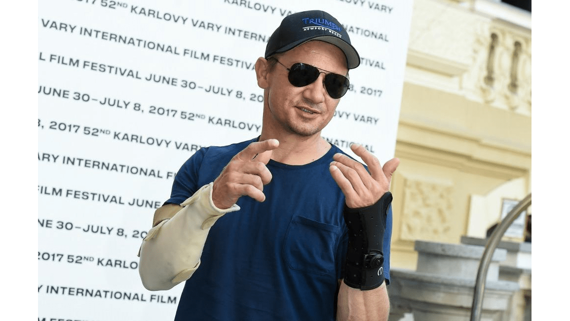 Tag star Jeremy Renner didn't know he'd broken his arms - 8days