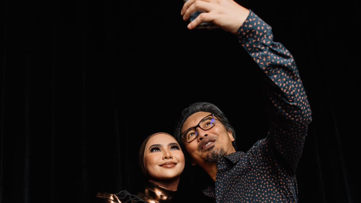 Anuar Zain puji Aina Abdul bertaraf superstar - BERITA Mediacorp