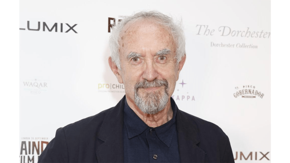 Jonathan Pryce says Danny Boyle was too 'socialist' for Bond - 8days