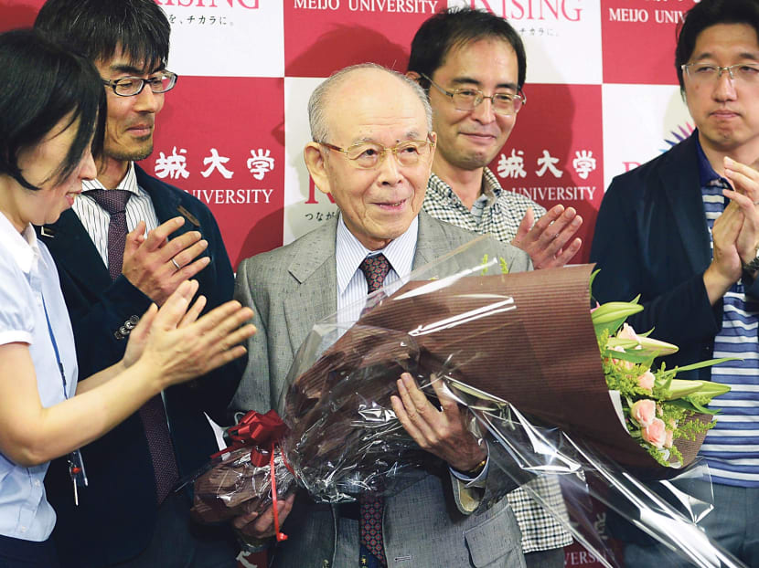 Japanese-US trio wins physics Nobel Prize for blue LEDs - TODAY