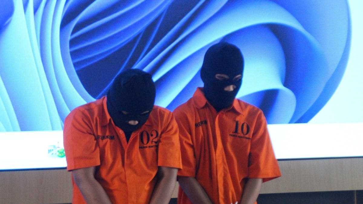 Penyuka sesama jenis: Dua guru pondok pesantren Agam cabuli 40 santri laki-laki - CNA.id: Berita ...