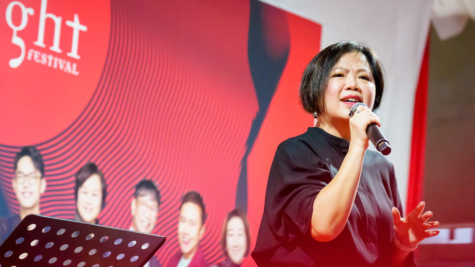 逾2000人“回到老地方”百胜楼 热唱新谣3小时 - vibes by 8world