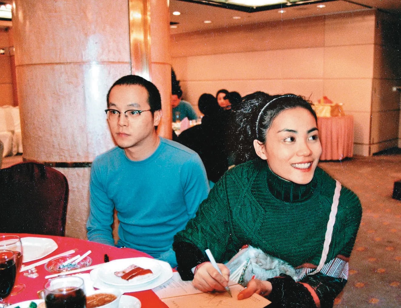 Faye Wong Seen Fangirling Over Daughter Leah Dou At Beijing Concert - 8days