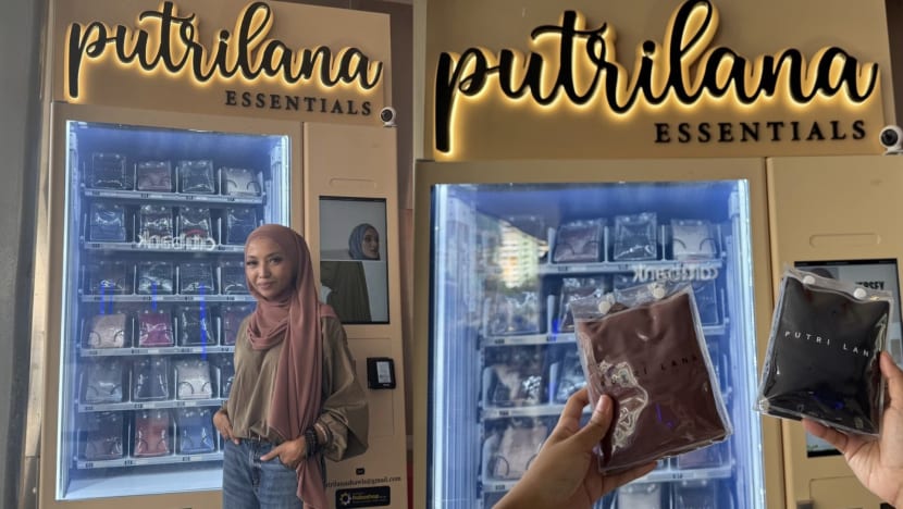 Jual hijab dari 'vending machine'? Putri Lana tawar pilihan di tengah ...