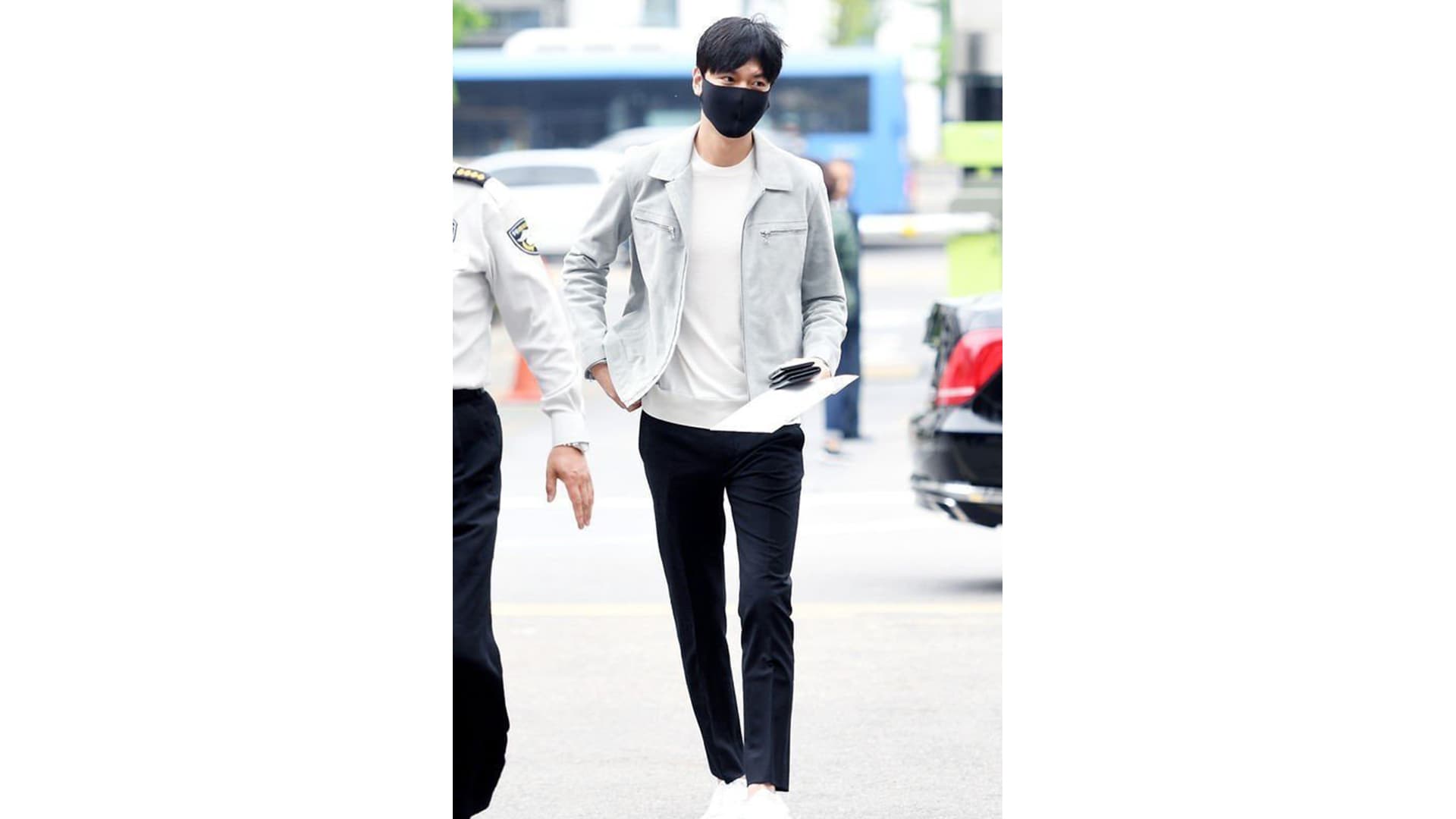 What Korean Stars Wear When They Enlist Into The Army - 8days