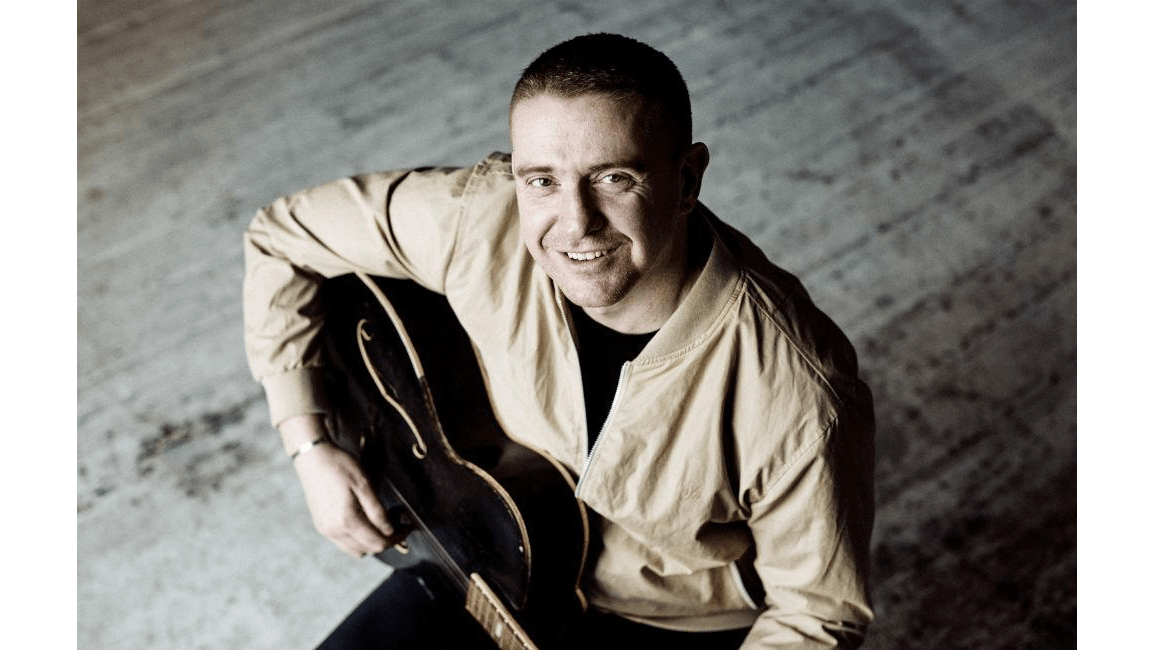 Damien Dempsey records with Sinead O'Connor - 8days