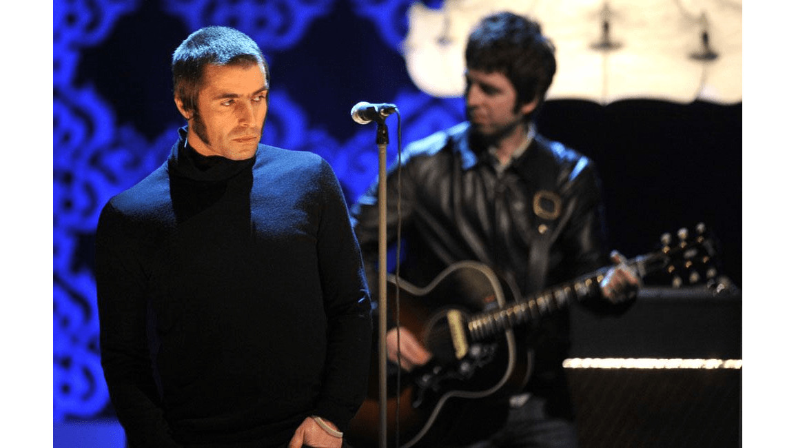 Original Oasis drummer Tony McCarroll wants reunion - 8days