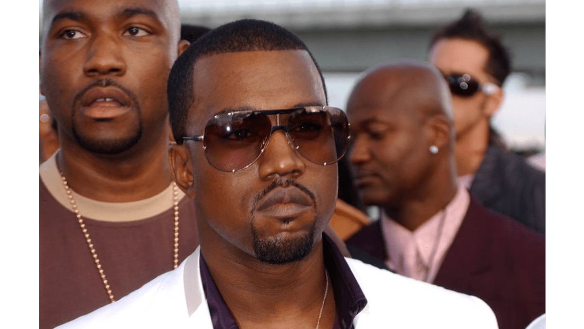 Kanye West preparing to make live comeback in UK - 8days