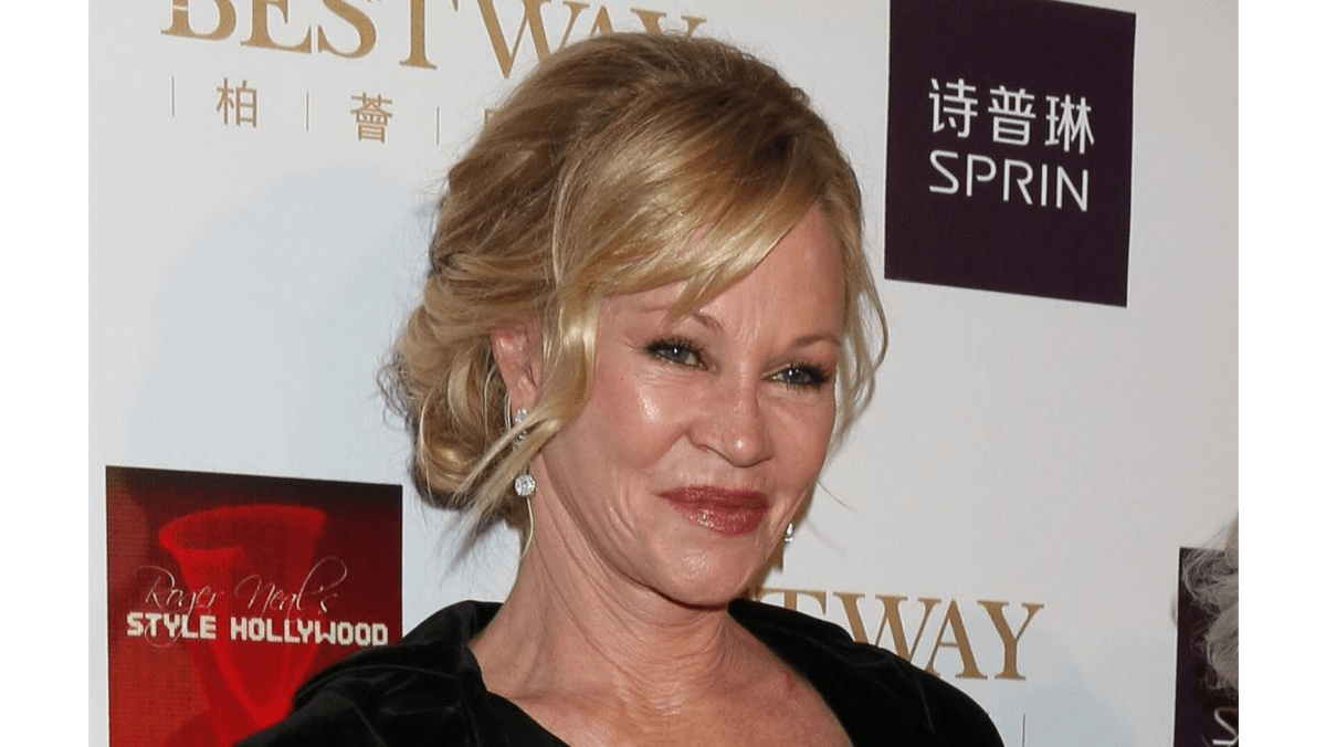 Melanie Griffith approves of Chris Martin - 8days