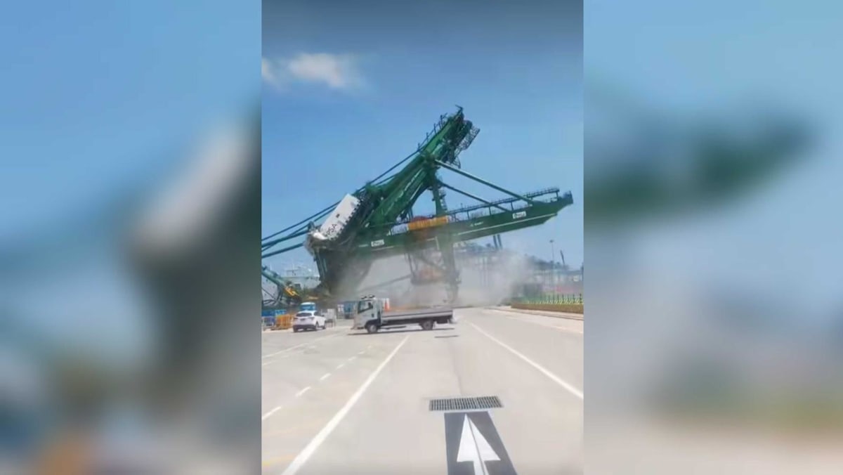 New crane tips over at Tuas Port during delivery; no injuries reported ...