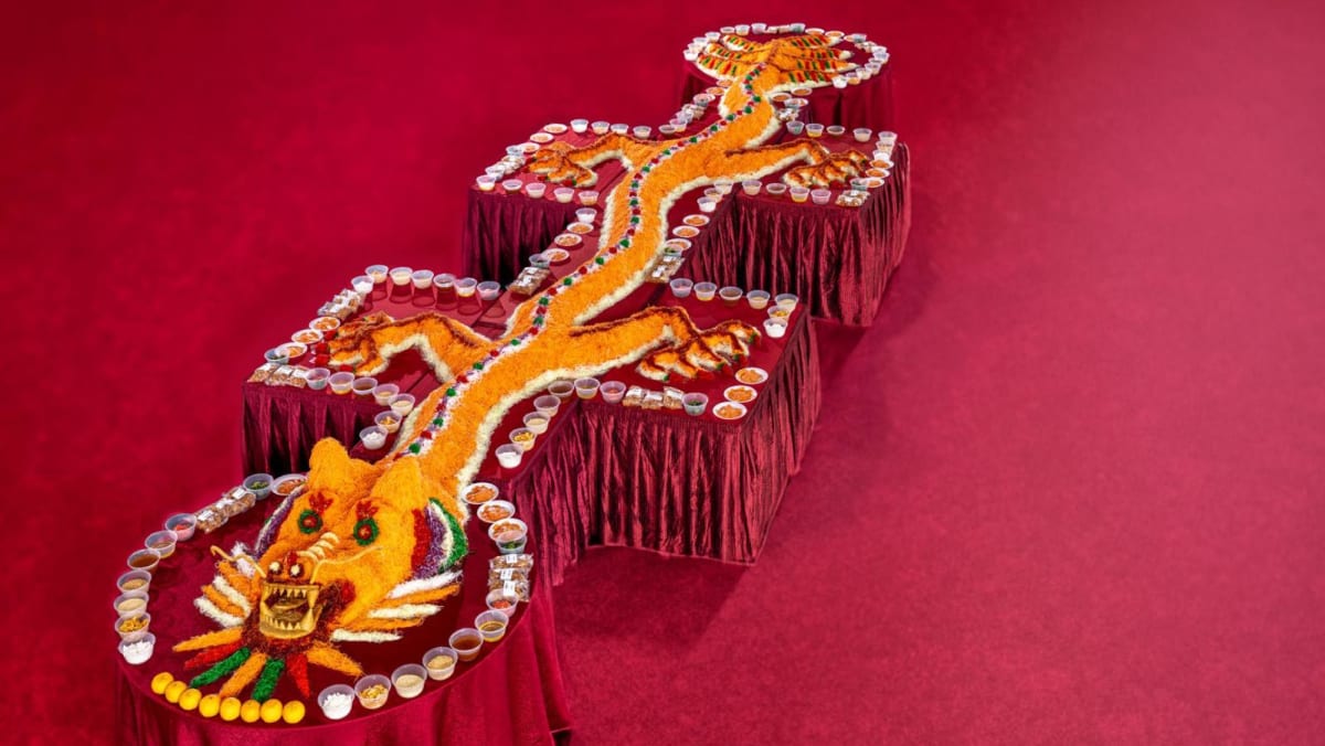 Fancy a 1.1km-long Chinese New Year dragon yusheng for S$1.19 million ...