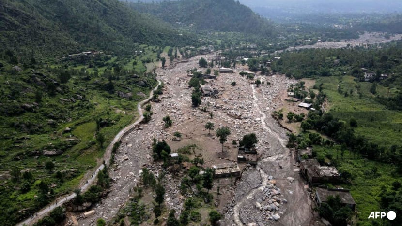 Rain halts rescue operation after Pakistan floods kill hundreds - CNA