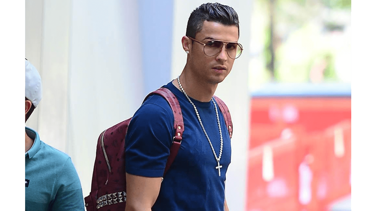 Cristiano Ronaldo welcomes twin boys into the world - 8days