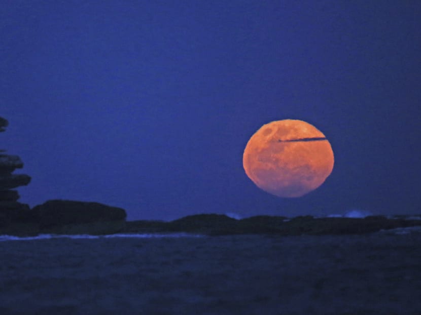 Gallery: Supermoon lights up the sky - TODAY