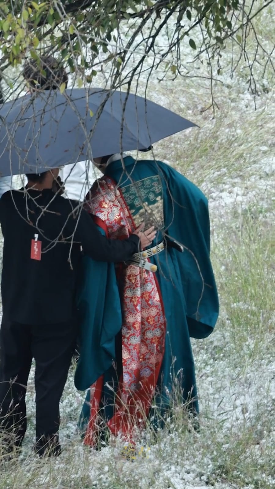 Chinese Actor Ding Yuxi Nearly Thrown Off Horse When It Suddenly Bolts ...