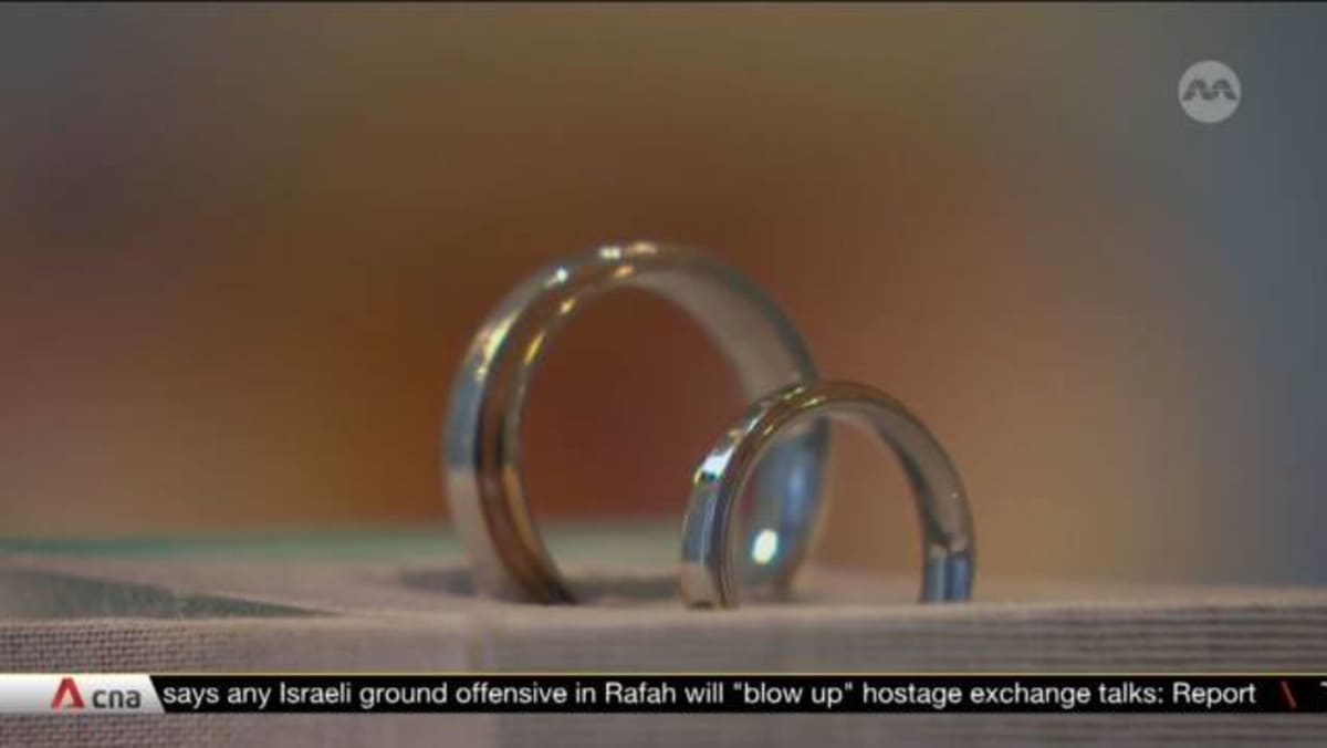 Dating agencies report rise in young people looking for love | Video - CNA