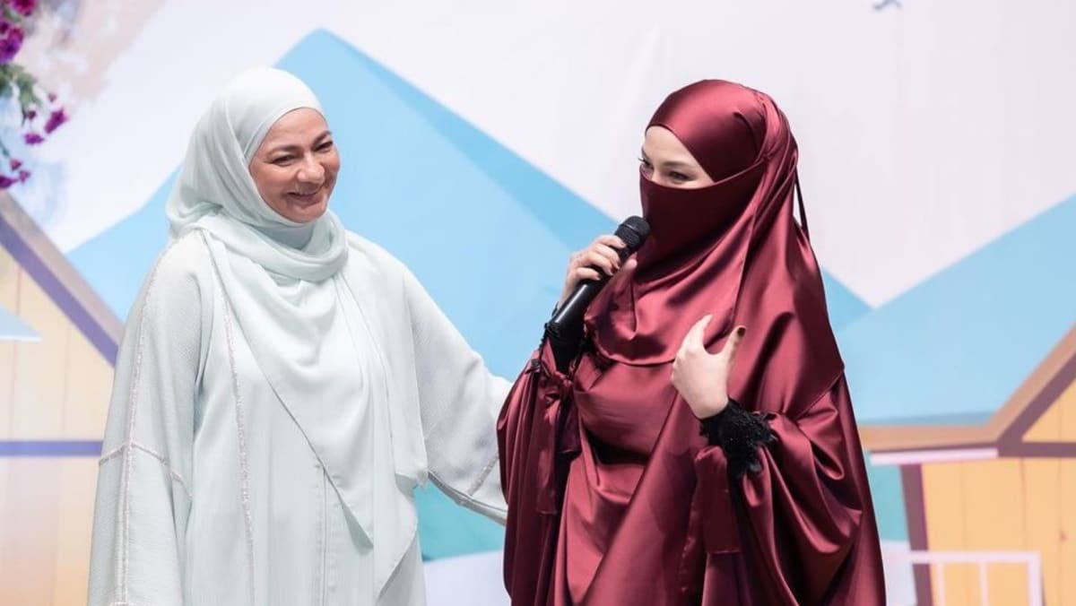 Ibu Neelofa restu anaknya berhijrah ke luar negara - BERITA Mediacorp