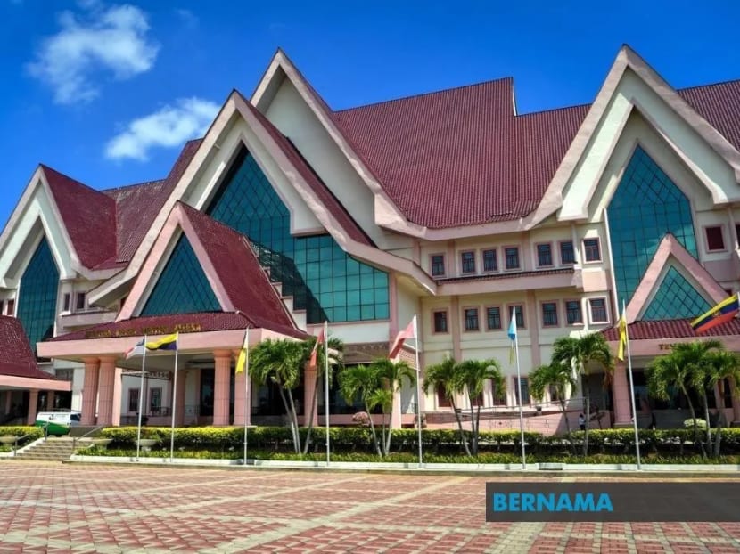 Melaka political crisis: Pakatan Harapan says governor broke precedent ...