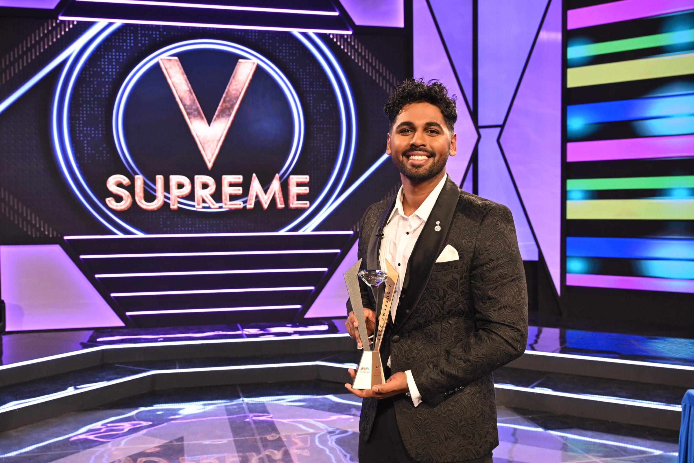 23-Year-Old Student Wins V Supreme, Mediacorp’s Indian Talent Hunt Competition - 8days