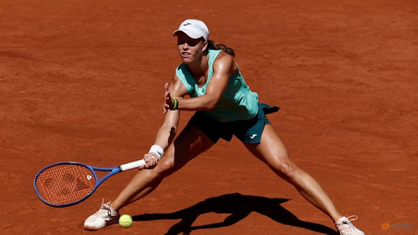 Svitolina dismantles Quevedo to reach French Open third round - CNA